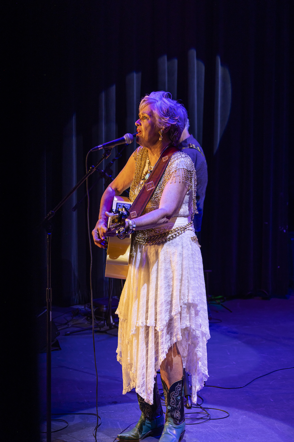 Don’t Worry About Janie Fricke: She’s Going Strong at the Old Town ...